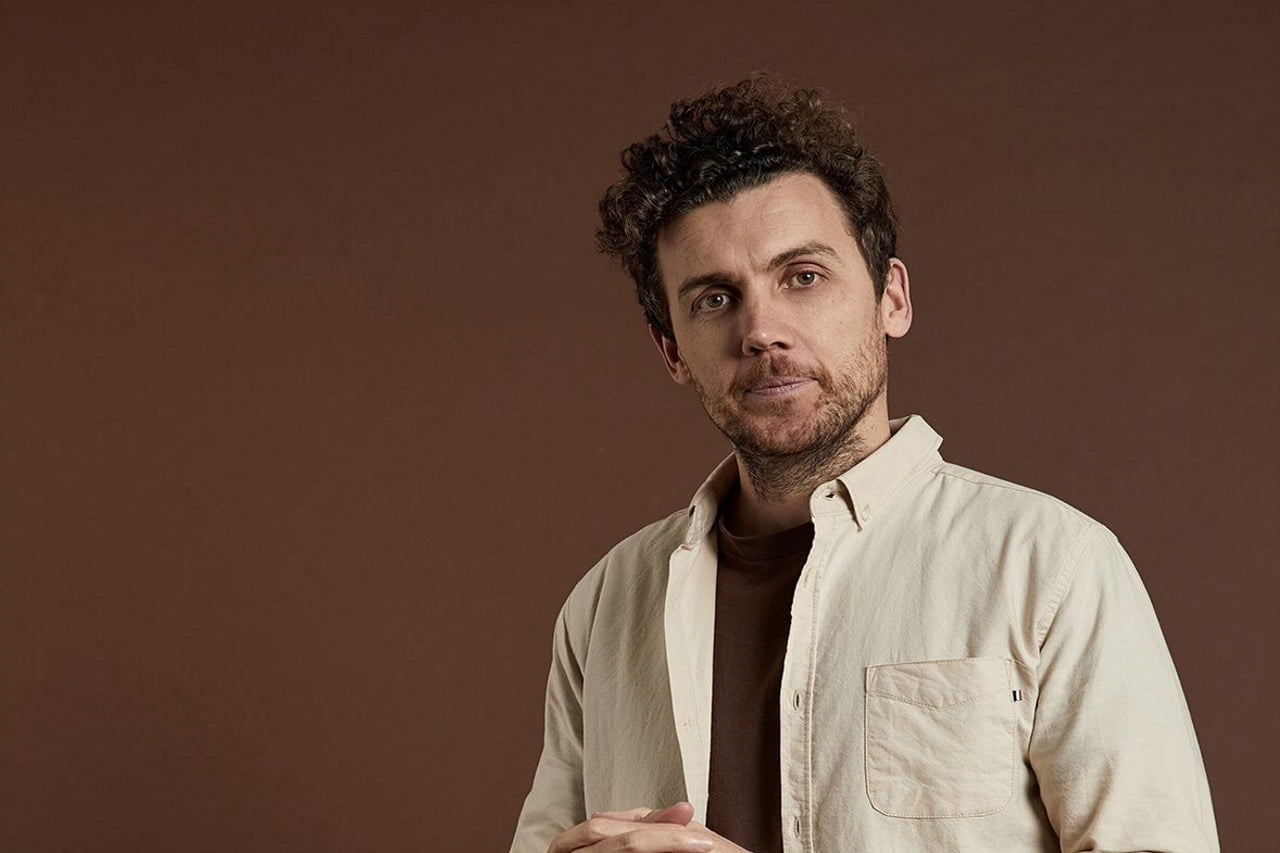 Book Comedian Dan Connell for your next Corporate Event